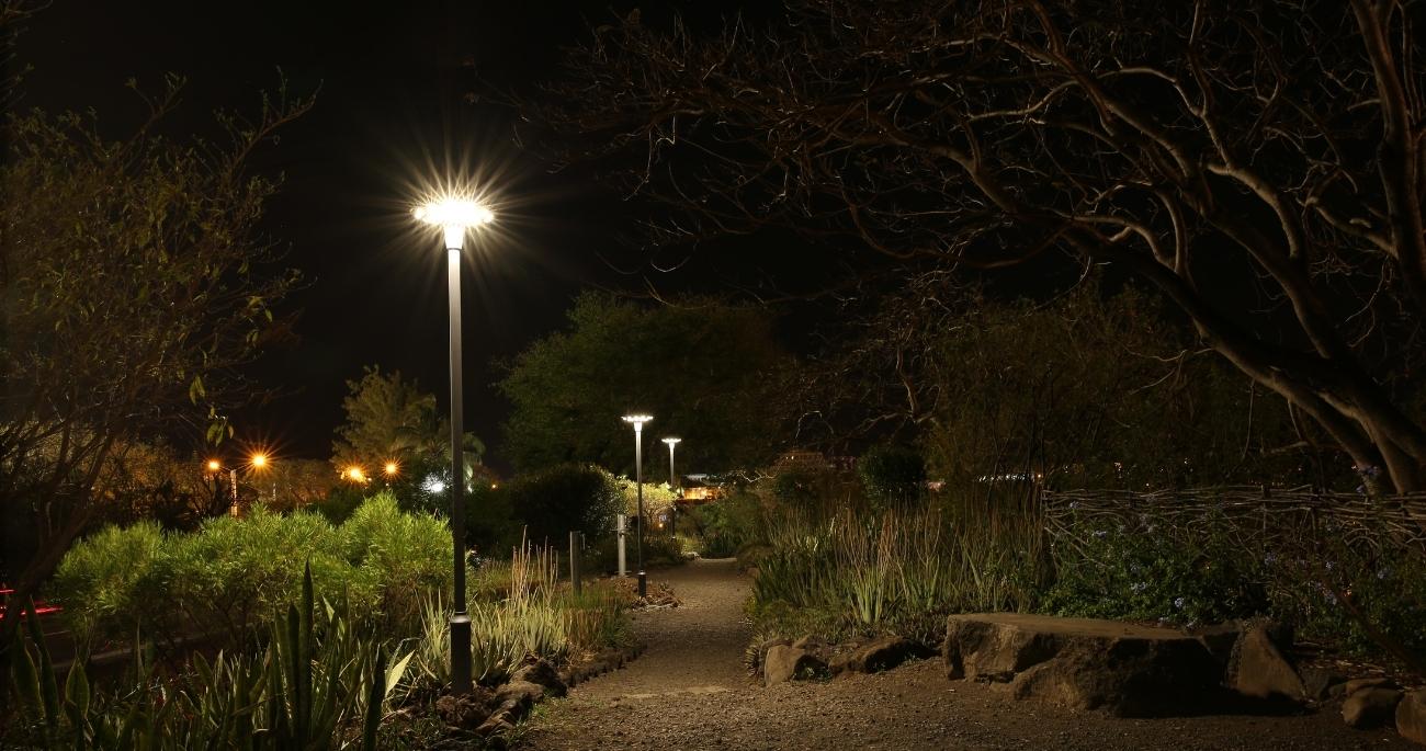 Luminaire on solar pole project - Arrco Solux